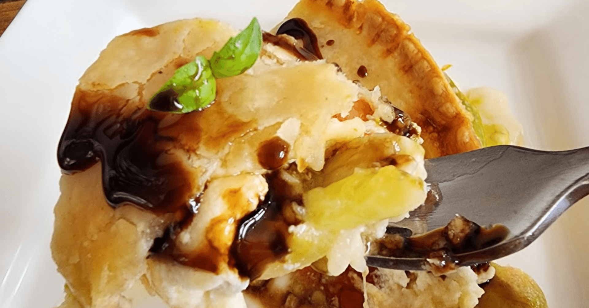 Easy Tomato Brunch Pie with Wick's Pie Crust - BoredMom