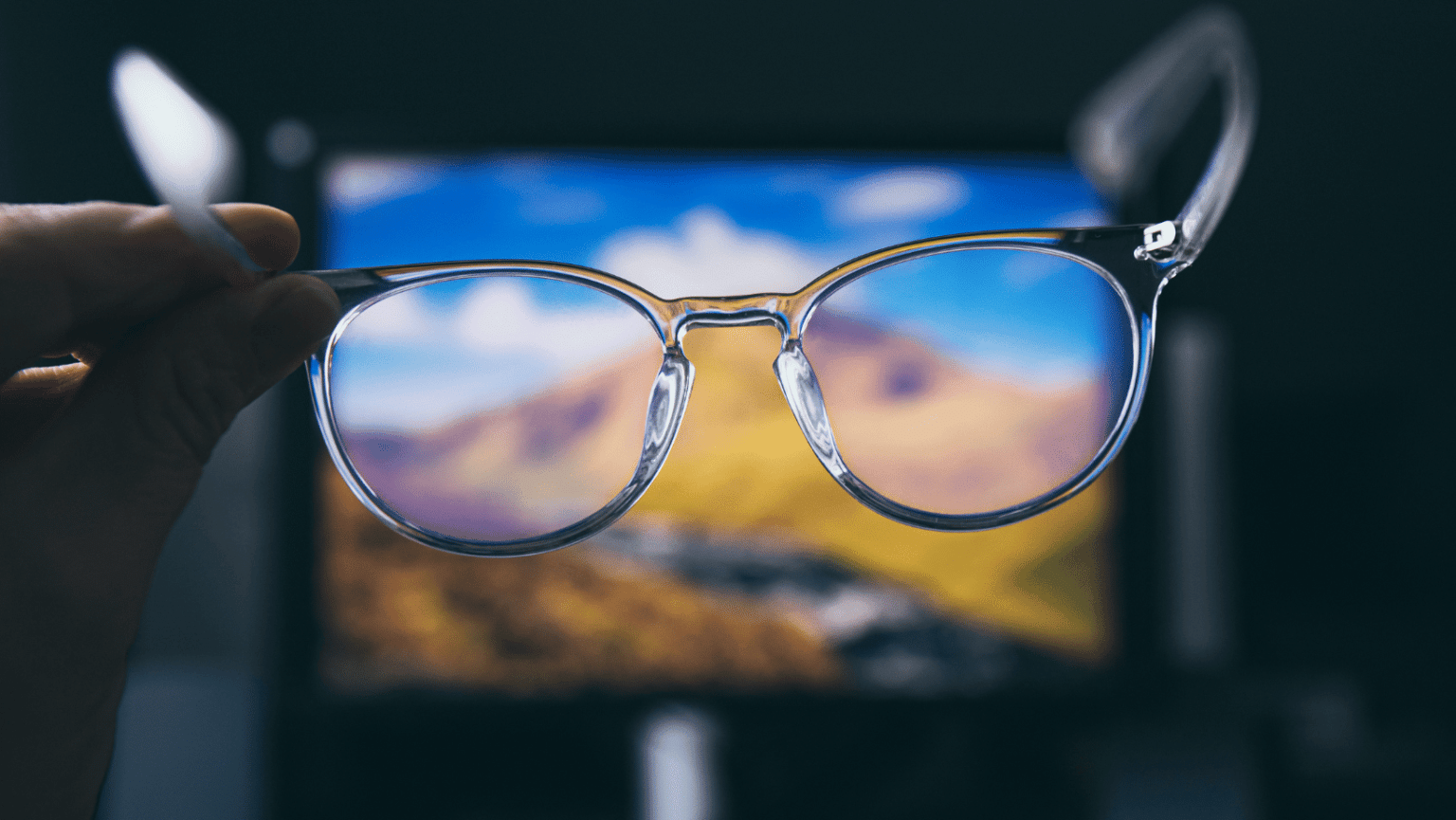 Understanding the Importance of Blue Light Blocking Glasses for Digital ...